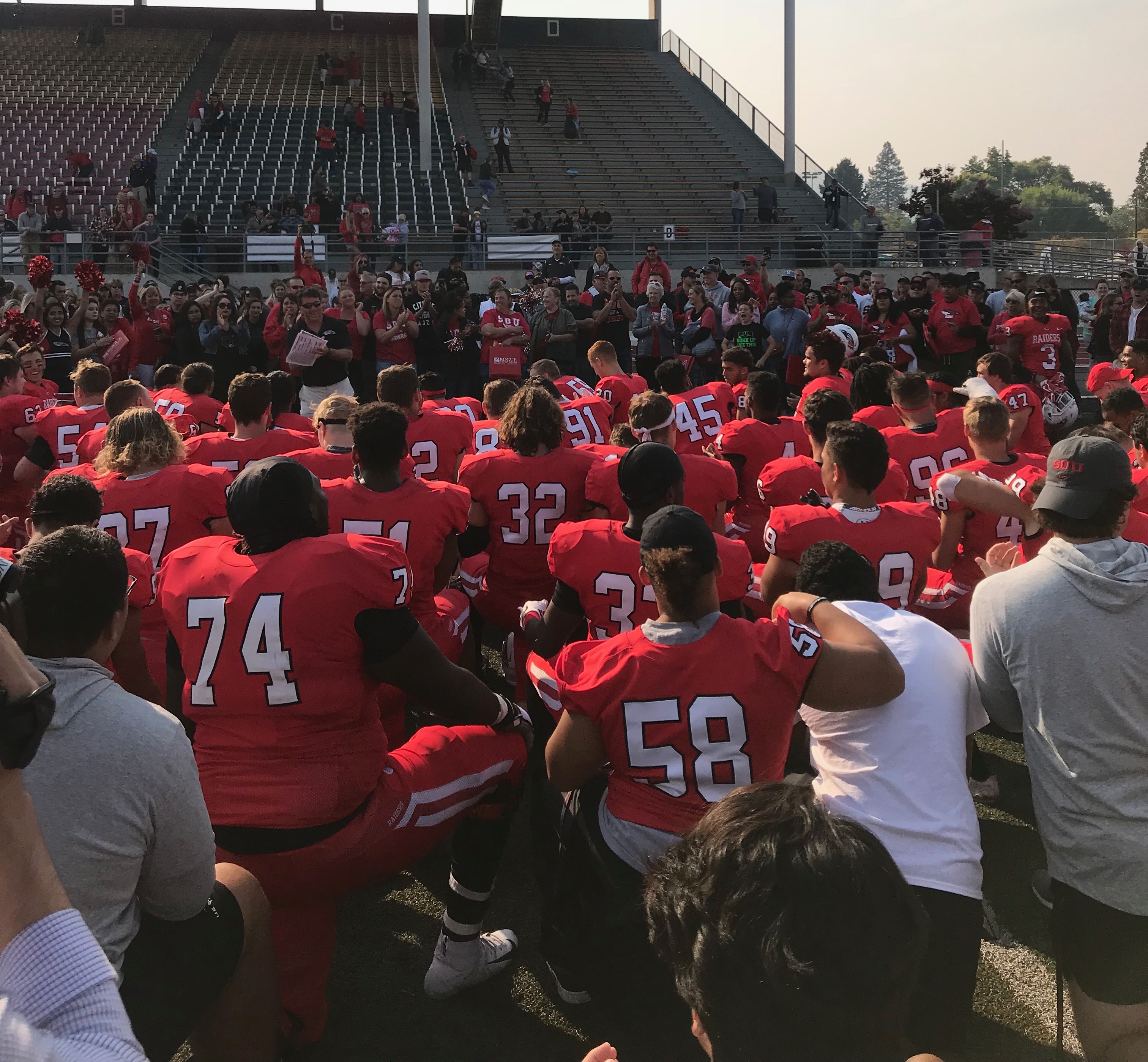 Raider Football Recap – The Siskiyou