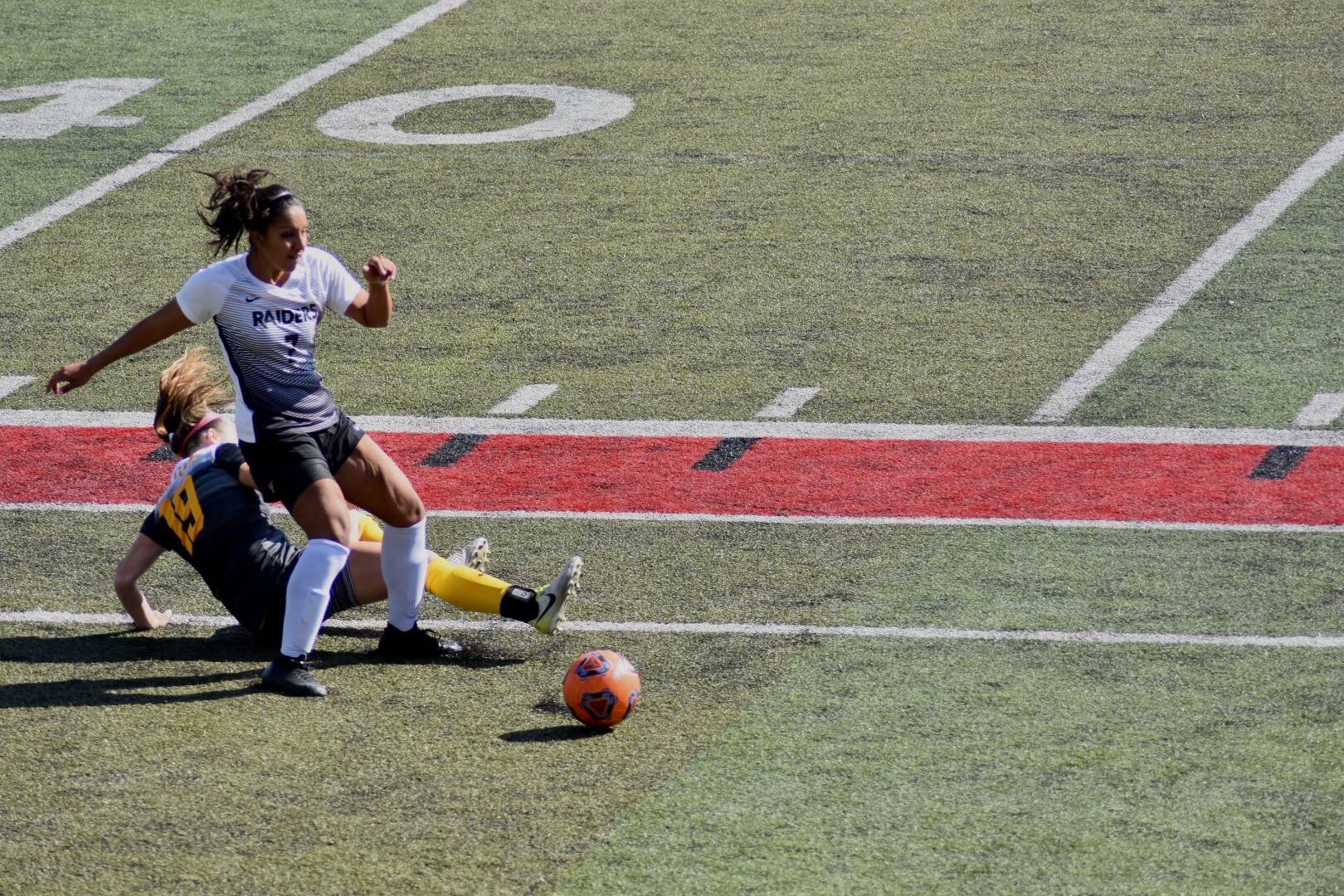 Raider women tie Beacons in soccer – The Siskiyou