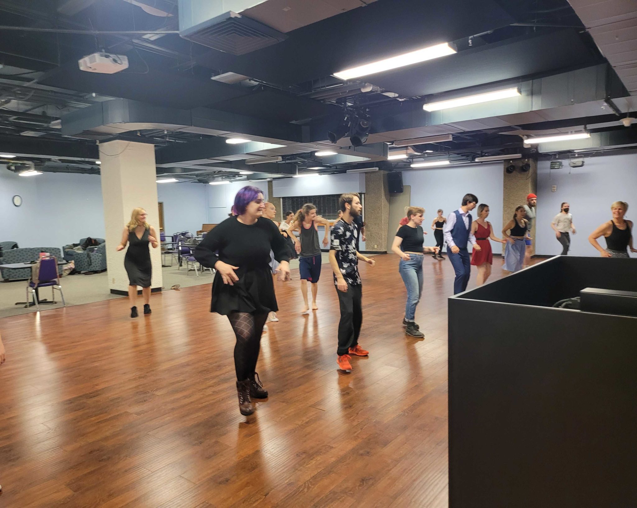 Club Spotlight: SOU’s Dance Club Workshopped Swing Dancing – The Siskiyou